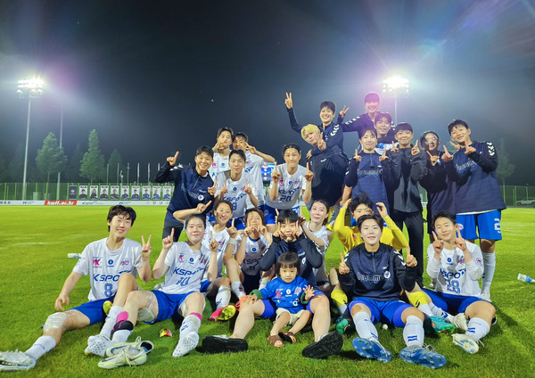 화천KSPO 여자축구팀, WK리그 1위 질주 "창단 후 첫 우승 간다"